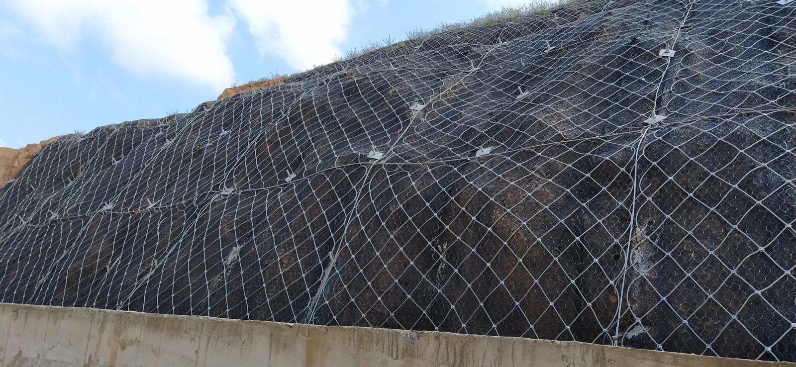 Wire Mesh for Slope Protection: Preventing Rocks