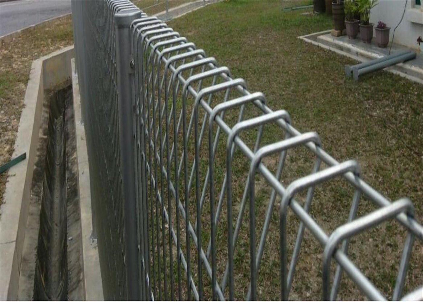 BRC Fence – Guide to Roll Top Fencing, Specifications