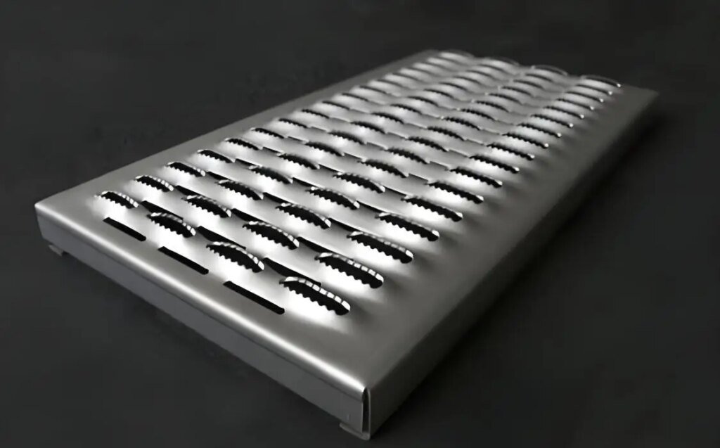 Grip Strut Safety Grating – Industrial & Commercial Applications