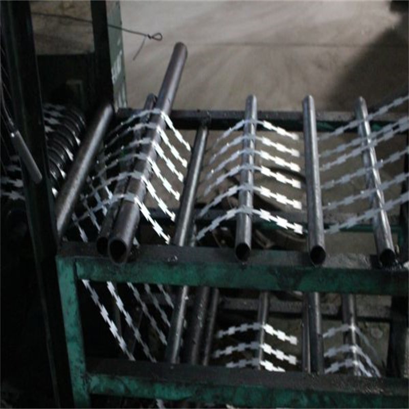 Electro-galvanized razor wire