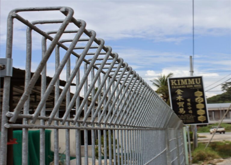 Residential Steel Matting Fence Design