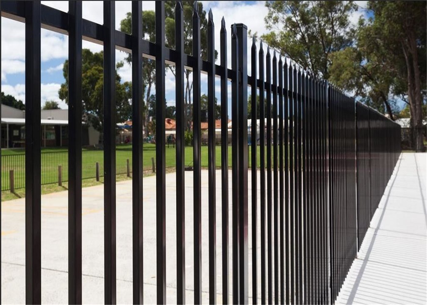 Steel Fence Panels: Customized Powder Coating Designs