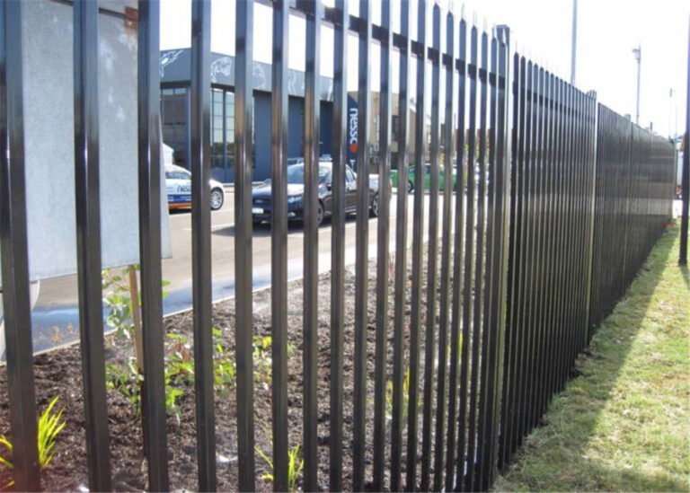 Residential Steel Matting Fence Design