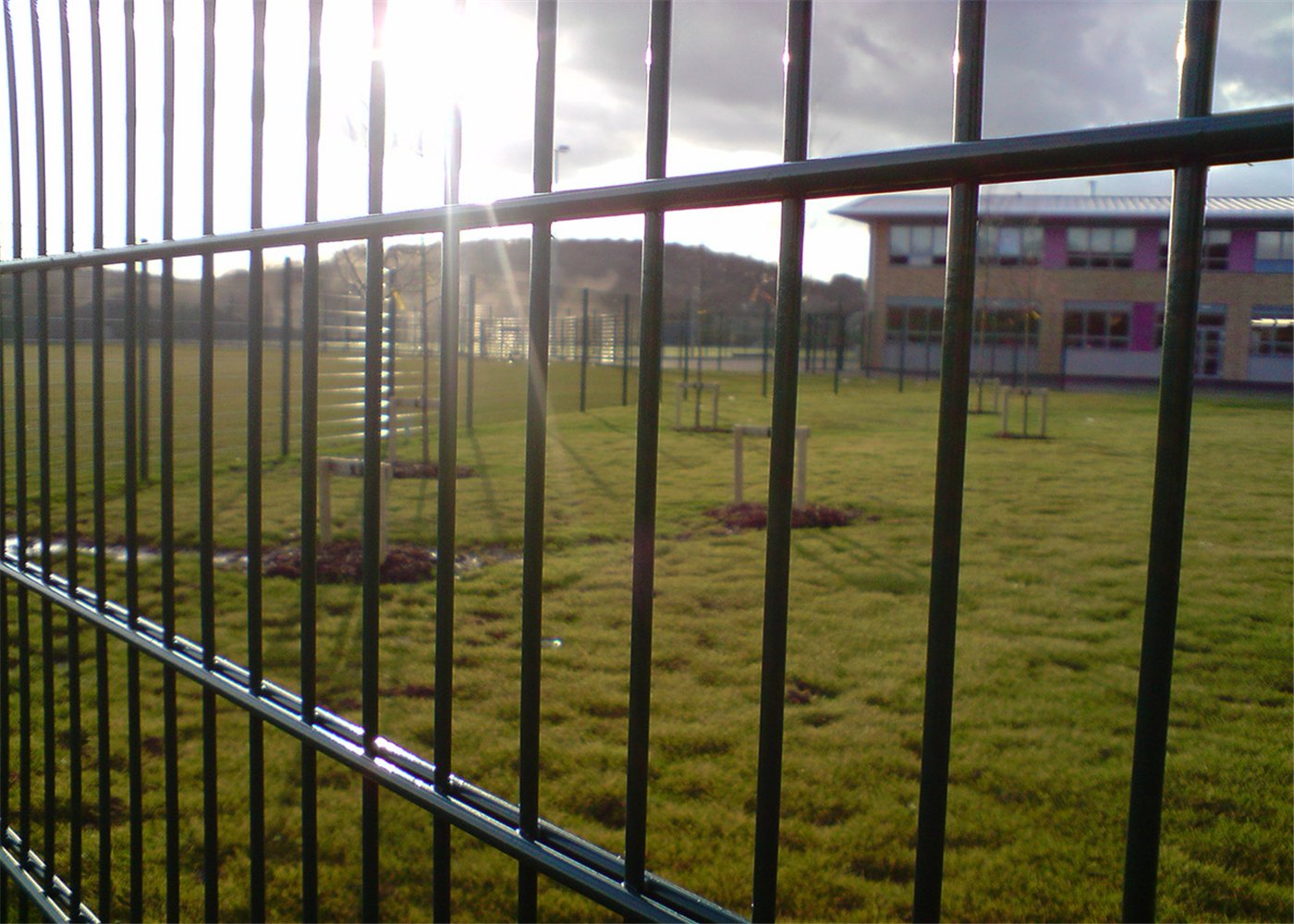Twin Wire Steel Matting Fence - Durable Double Wire Mesh Panels